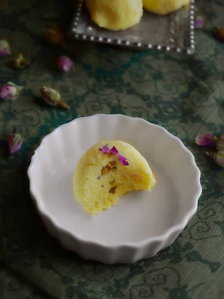 Bengali Kacha Golla - Light Indian Sweet (using Ricotta)