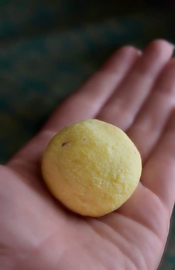 Bengali Kacha Golla - Light Indian Sweet (using Ricotta)