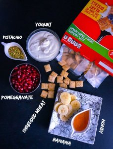 5 Minutes Honey and Pomegranate Breakfast Parfait