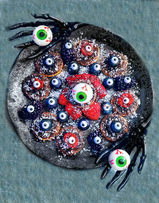 10 Minutes Monster Eye Cookies (using Ritz Cracker)