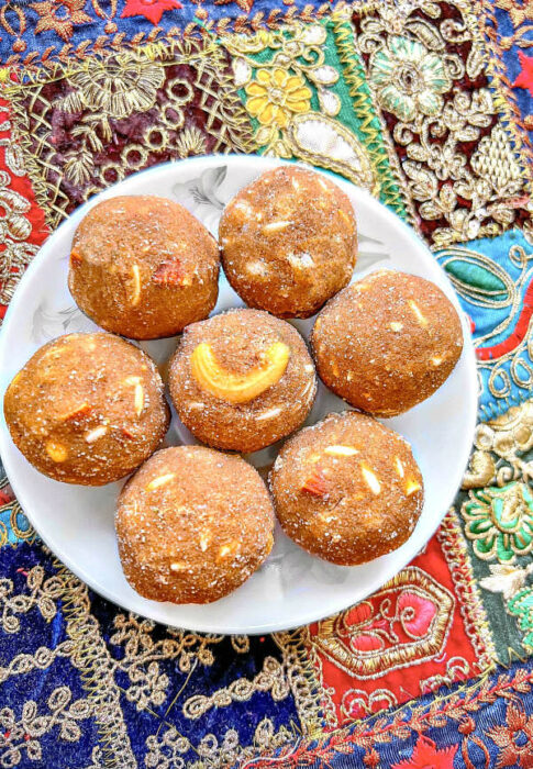 Easy Atta Ladoo Recipe (Whole Wheat Ladoo Recipe)