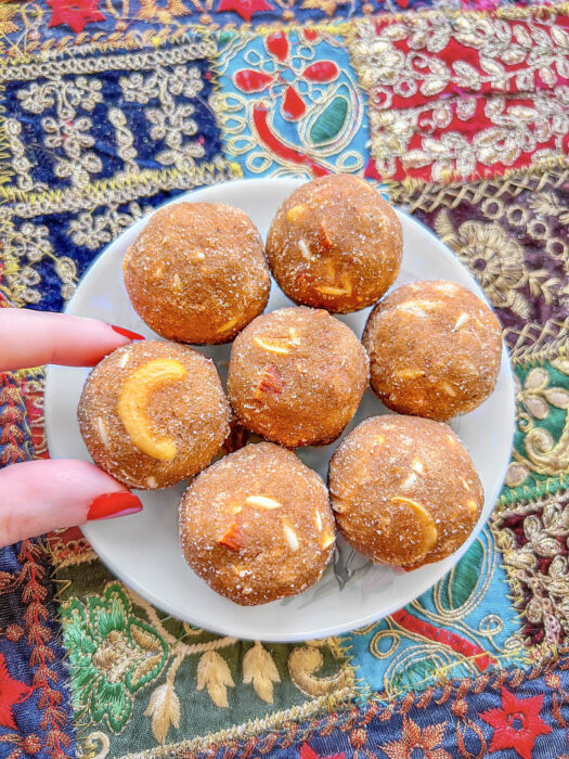 Easy Atta Ladoo Recipe (Whole Wheat Ladoo Recipe)