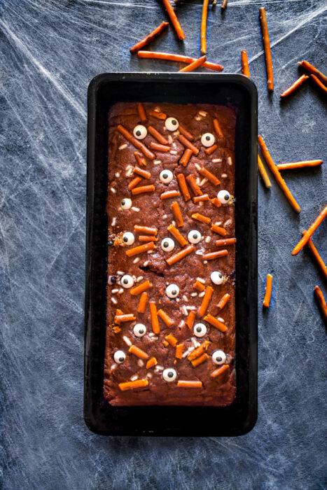 Easy Halloween Monster Eye Cake Recipe (No Icing)