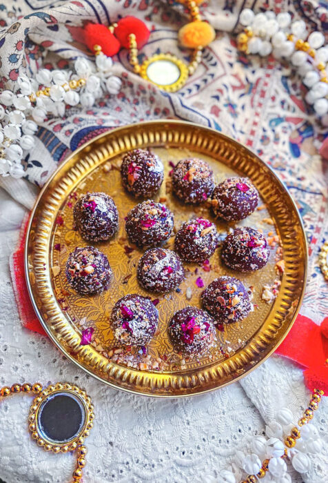 Sugar Free Chocolate Ragi Ladoo (Chocolate Finger Millet Ladoo)